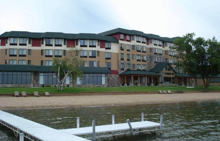 2 Queen Beds, Studio Suite, Lake View, Non-smoking - Bemidji, MN