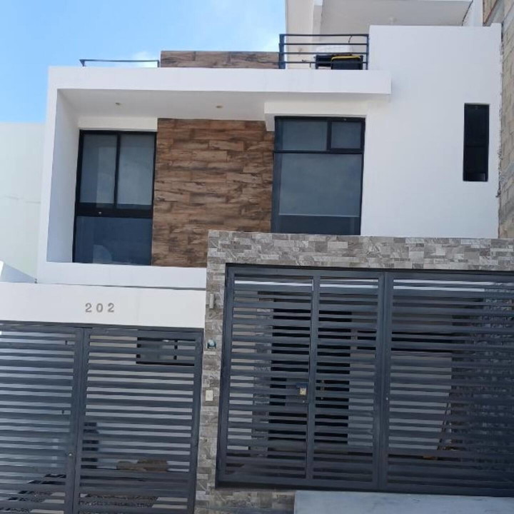 Mercedes 2 House, With A Bedroom On The Ground Floor - Tuxtla Gutiérrez