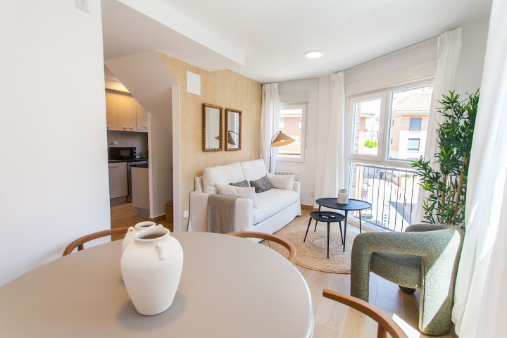 Duplex Attic In Pozuelo, Terrace + Private Parking - Majadahonda