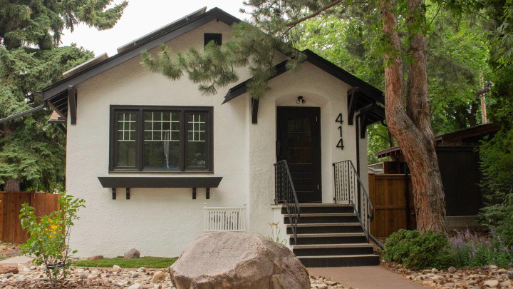 Victoria Park Cottage - Lethbridge