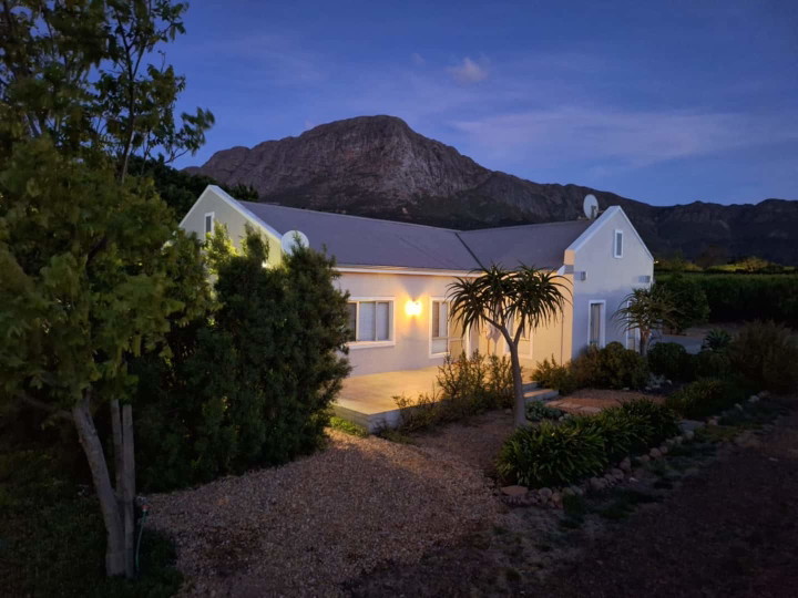 Farm-living Right In The Franschhoek Village! - Franschhoek