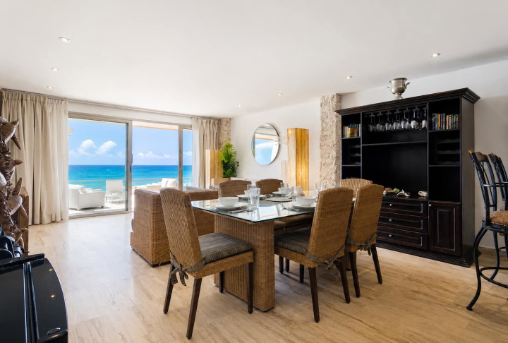 Oceanfront Villa Dolphin's Beach - Cancún