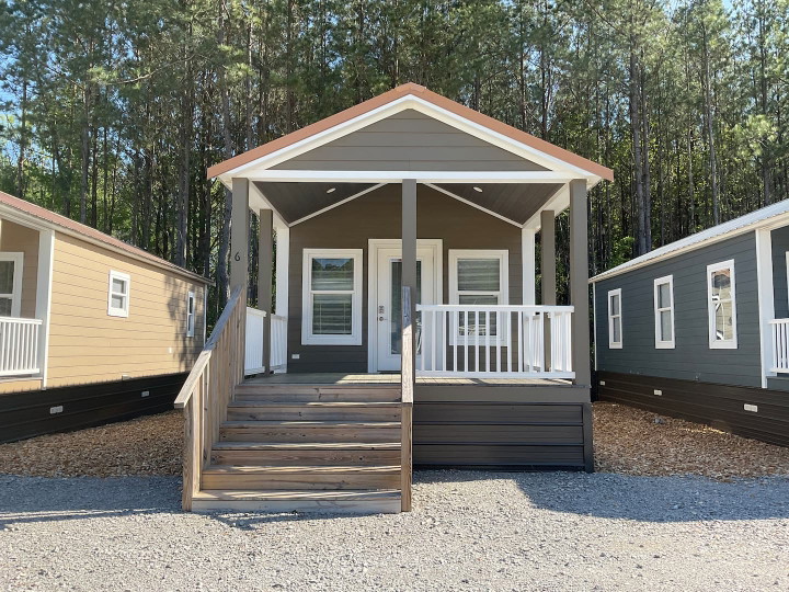 Tiny Home #7  2 Bedroom Sleeps 4 - Philadelphia, MS