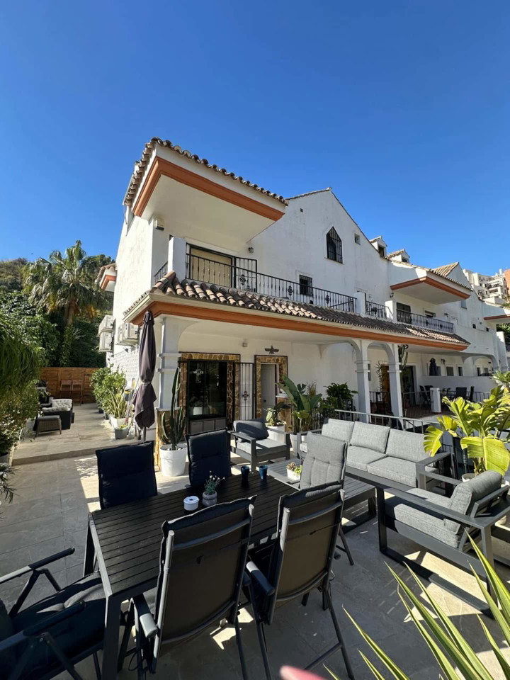 Beachside Family Home With Pool | Prime Location - Benalmádena