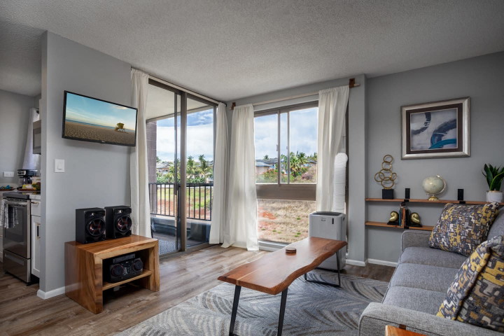 3 Min To Beach, King Bed And Beach Gear - Maui, HI