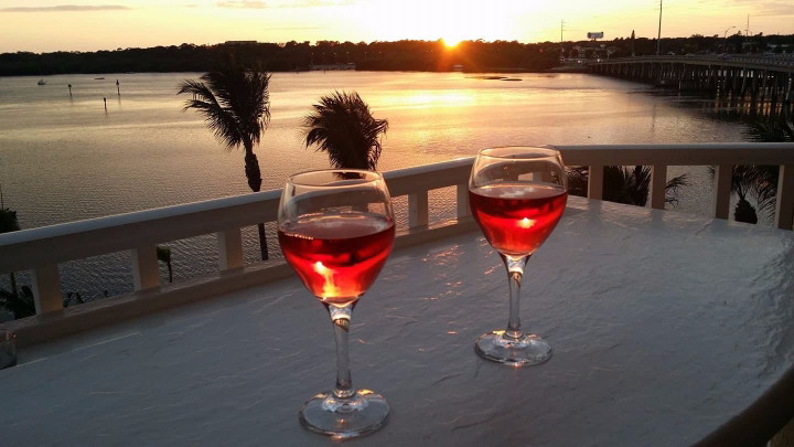 Sky View Of Sunsets And Tampa Bay !! - St. Petersburg, FL