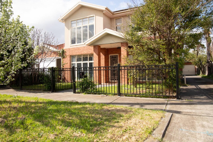 Spacious 5-bdr Retreat W/ 5 Bathrooms - Melbourne