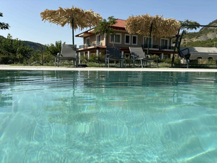 Guesthouse Lumo, Entire Lodge, Stunning View& Pool - Albania