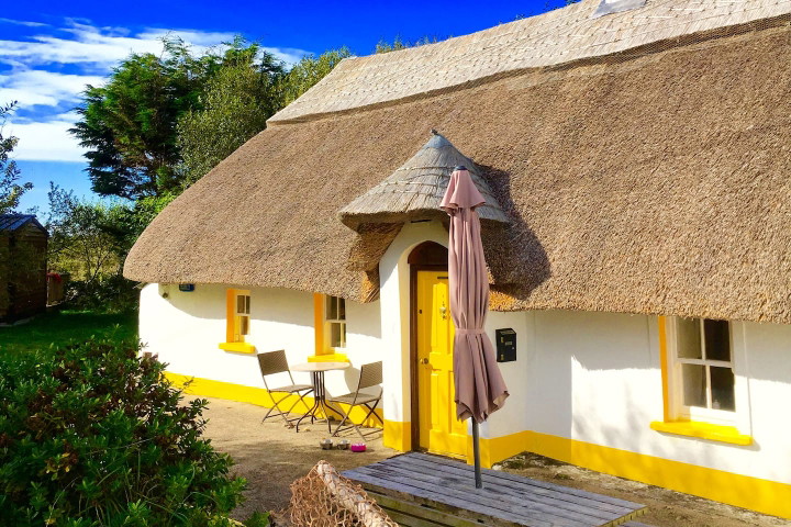 The Dunes Thatched Cottage --70 Steps To The Beach - Wexford