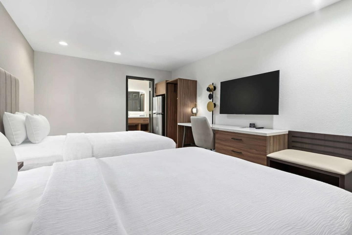 2 Double | Baymont Beaumont | Pet Friendly - Beaumont, TX