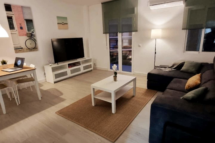 Luminoso Y Acogedor Apartamento En Alicante - Alicante