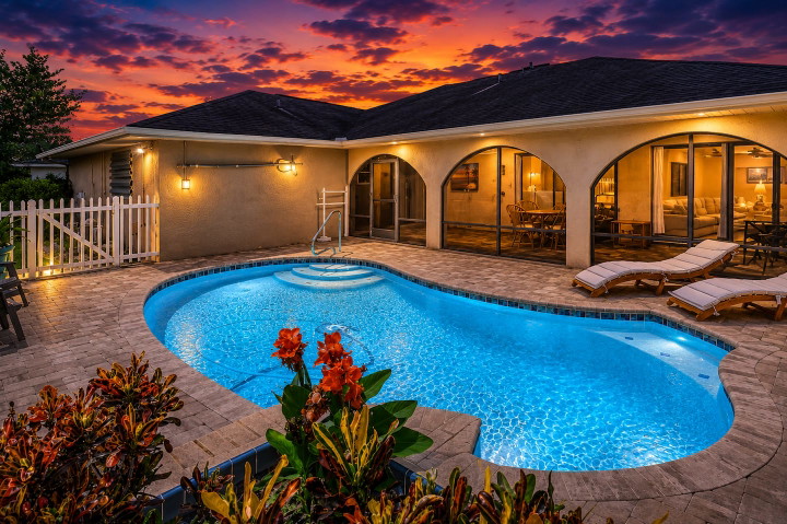 Waterfront Pool Home Canal Front In Quiet Area - North Port, FL