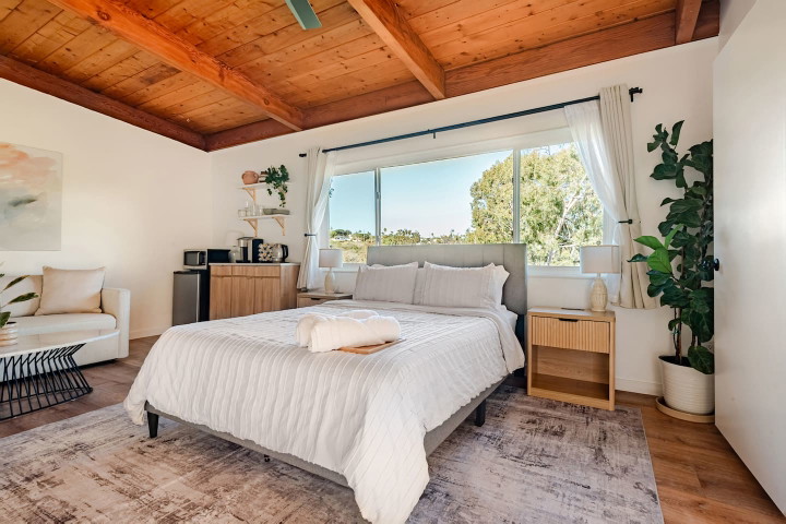 Canyon-facing Studio With Private Entrance - San Diego, CA