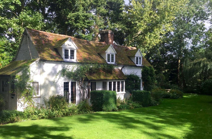 English Country Cottage - Newbury