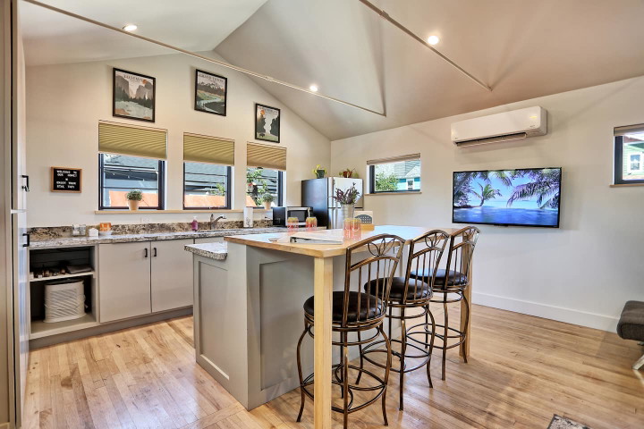 Charming Midtown Retreat W/ Private Yard - Reno