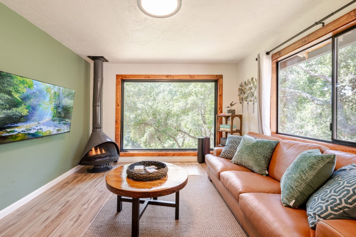 Oak Treehouse Retreat - Big Sur, CA