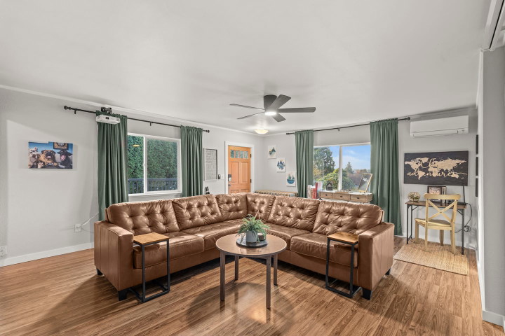 Highland Hideaway - Burien, WA