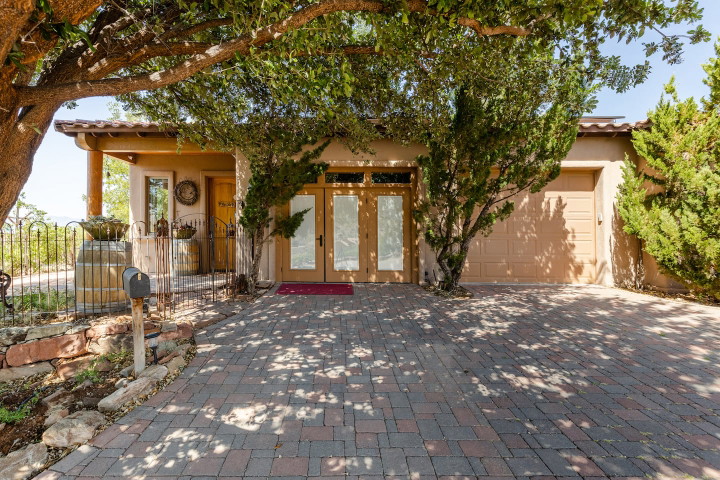 Hidden Hills Vineyard Cottage - Arizona