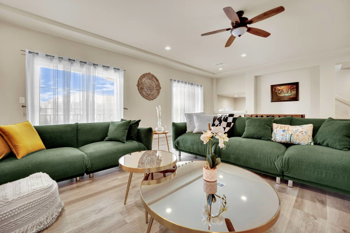 4,000 Sq Ft | 5br | 2 Primary Suites | Near Strip - Las Vegas, NV