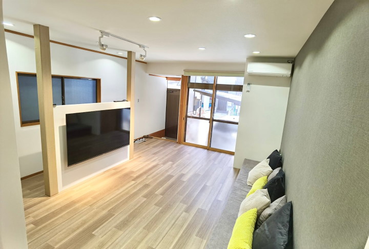 庄内通駅のすぐ近く！まるまる一軒家貸切！イオンタウン名西のすぐ横の大人の隠れ家 駐車場付き！ - Nagoya