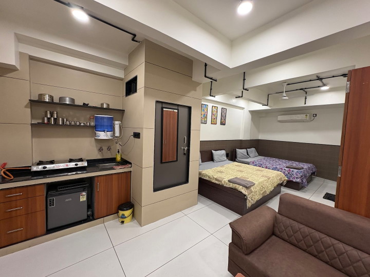 Studio, Gotawala Mansion - Surat