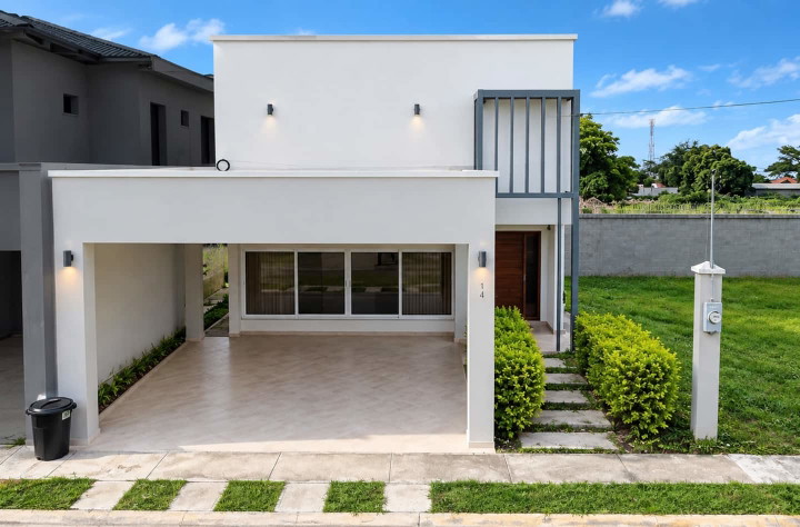 Casa Giselle, Closed Circuit - El Progreso