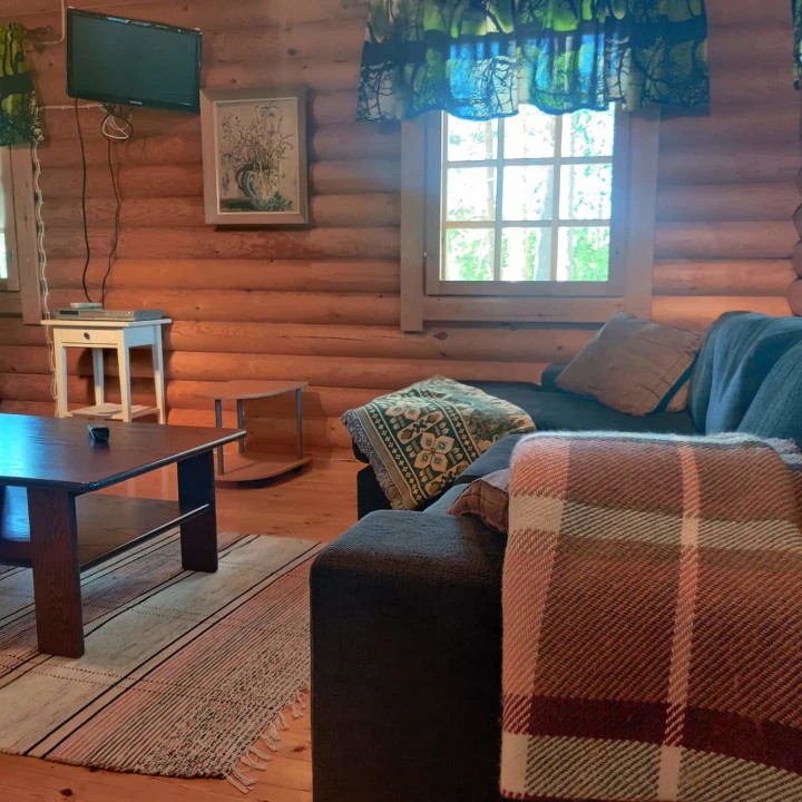 Hirsimökki Vehmersalmella 65 M2, Ilp - Finland