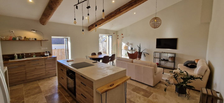 3-bedroom Apartment, 90 M2, Private Parking, Terrace, Air-conditioning, Wi-fi - Montélimar