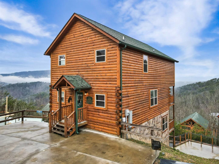 Expansive Mtn Views, Indoor Pool, Hot Tub - Pigeon Forge, TN