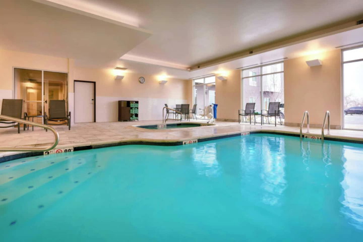 3 Relaxing Rooms | Pool & Breakfast Included - Morrison, CO