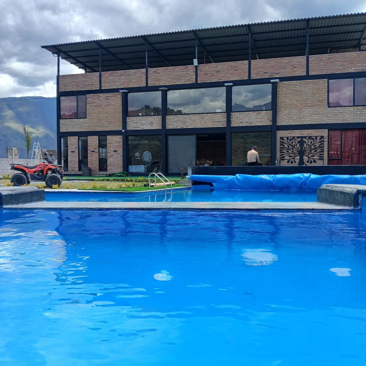 Hernosa Quinta Vacacional En Yunguilla - Cuenca