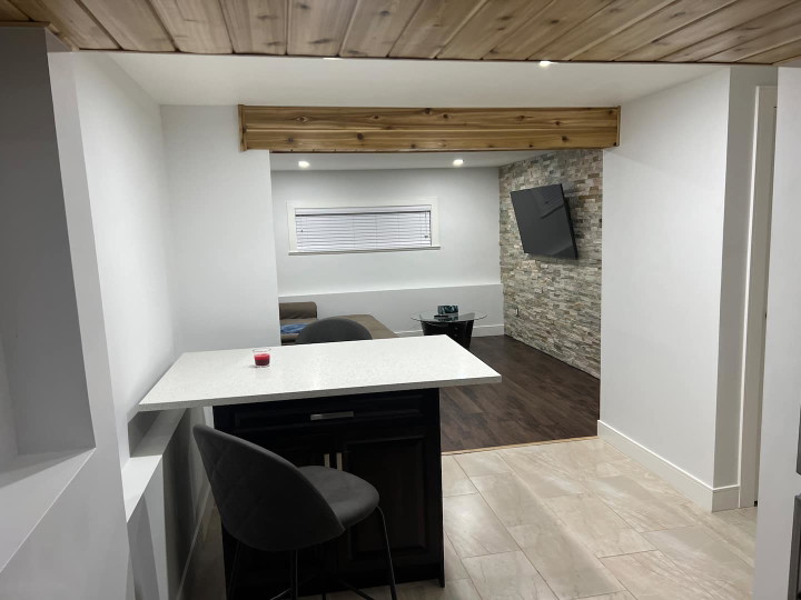 Pets Ok, Sleeps 4, Brentwood/2 Minute Drive Casino - Burnaby