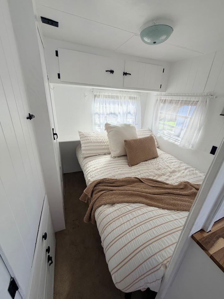 Golden Oldie  Vintage Charm In The Heart Of Cowes - Phillip Island