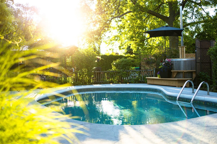 By The Lake Studio Space W/ Gardens & Hot Tub/pool - Goderich