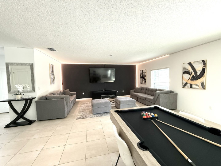 Luxury 4br House  Hot Tub  Gym  Near Disney - St. Cloud, FL