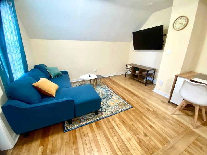 Cheerful 3-br 2-full Br Home Close To Downtown - Worcester, MA