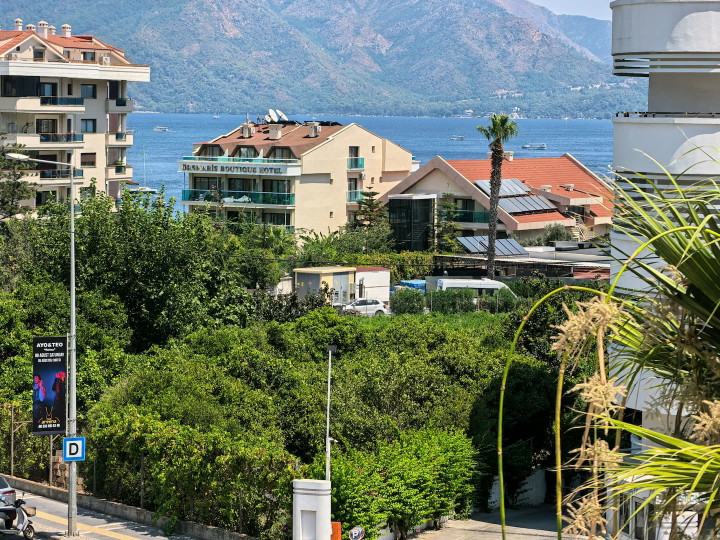Luxury 2+1 With Sea View, 100m To The Beach, Private Parking - Marmaris