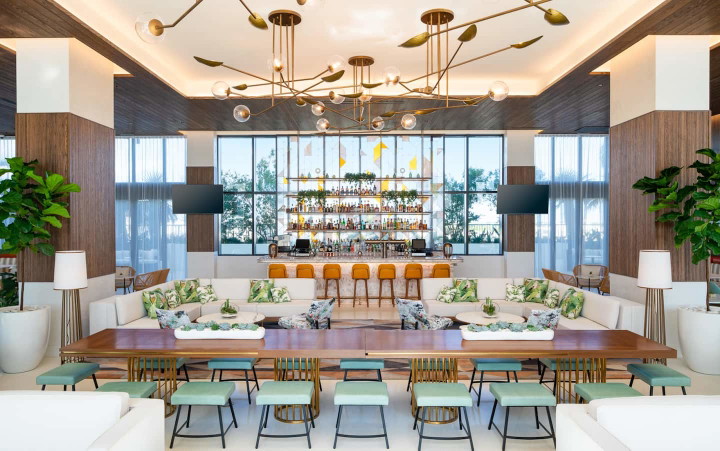 Near Fort Lauderdale Beach + Rooftop Pool & Bar - Fort Lauderdale