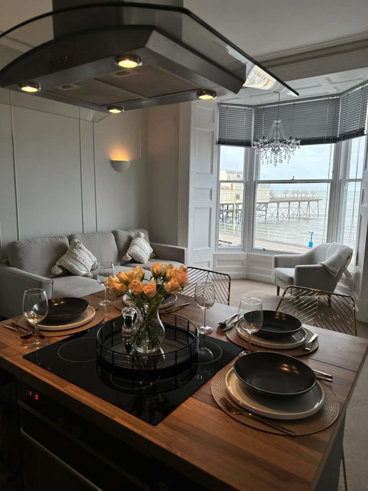 Luxury Seaside Accommodation, Swn Y Mor - Aberystwyth
