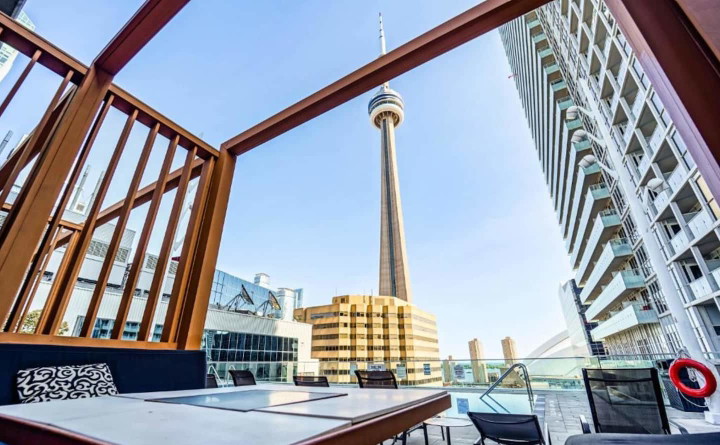 1 Bedroom + Den (Office/bidet/balcony) Near Rogers - Toronto