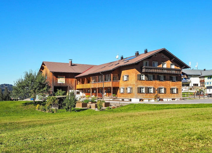 Bio Dorner Hof
Panorama Wohnung Mit Bergblick - Kleinwalsertal