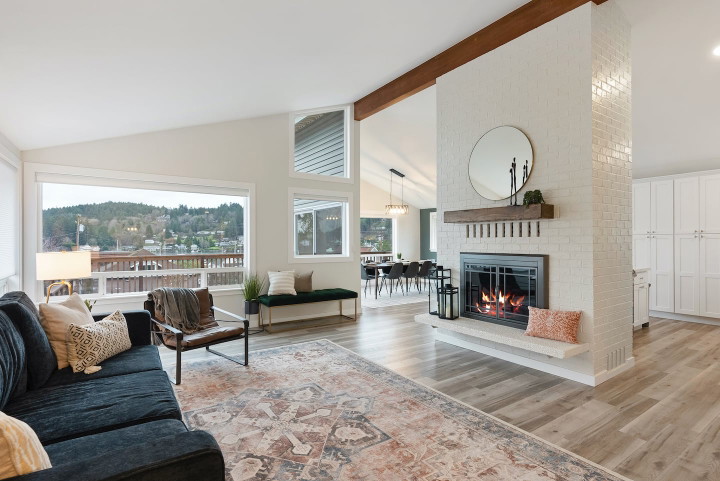 Downtown Harbor Home With Views & Room For All! - Gig Harbor, WA