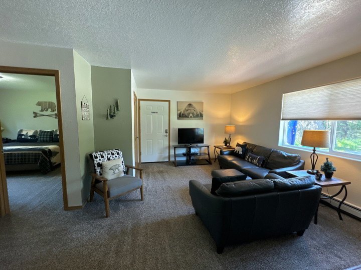 3 Habitaciones, 1 Baño, Tranquilo Refugio Con Vistas Al Bosque! - Alaska