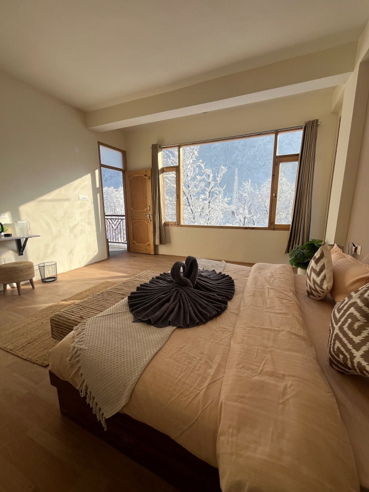 2 Bedroom | Kitchen & Balcony, Aircrib, Old Manali - Manali