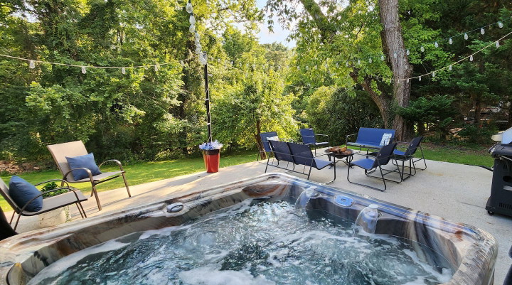 Entire Home | Hot Tub | Close To Lu*wifi*fire Pit* - Lynchburg, VA