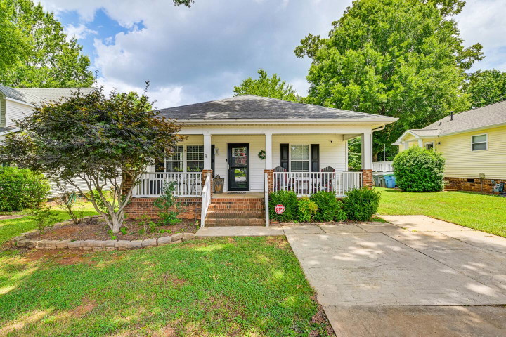 < 1 Mi To River & Downtown Belmont: Cozy Cottage - Belmont, NC