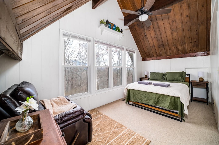 Guests Love: Clean, Flat Driveway, Peaceful - Massanutten, VA