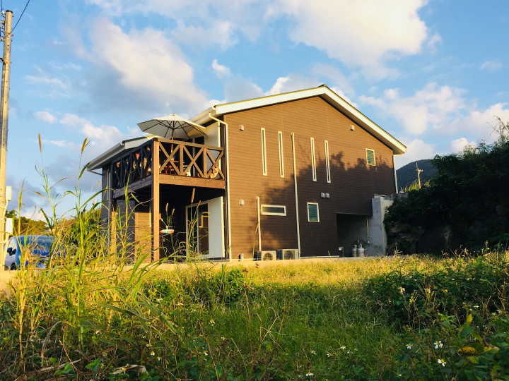 An Artist's Home Overlooking Kawahira Bay 7-minute Walk To The Sea ・ Entire Property Rental 130 M² Villa De Artiste - Ishigaki