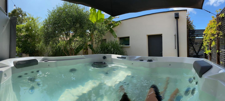 Villa Avec Grand Jardin Boisé Et Jacuzzi - Pornic