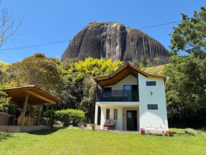 La Ceiba Cabin In Guatape: Lake Access & Rock View - Guatapé